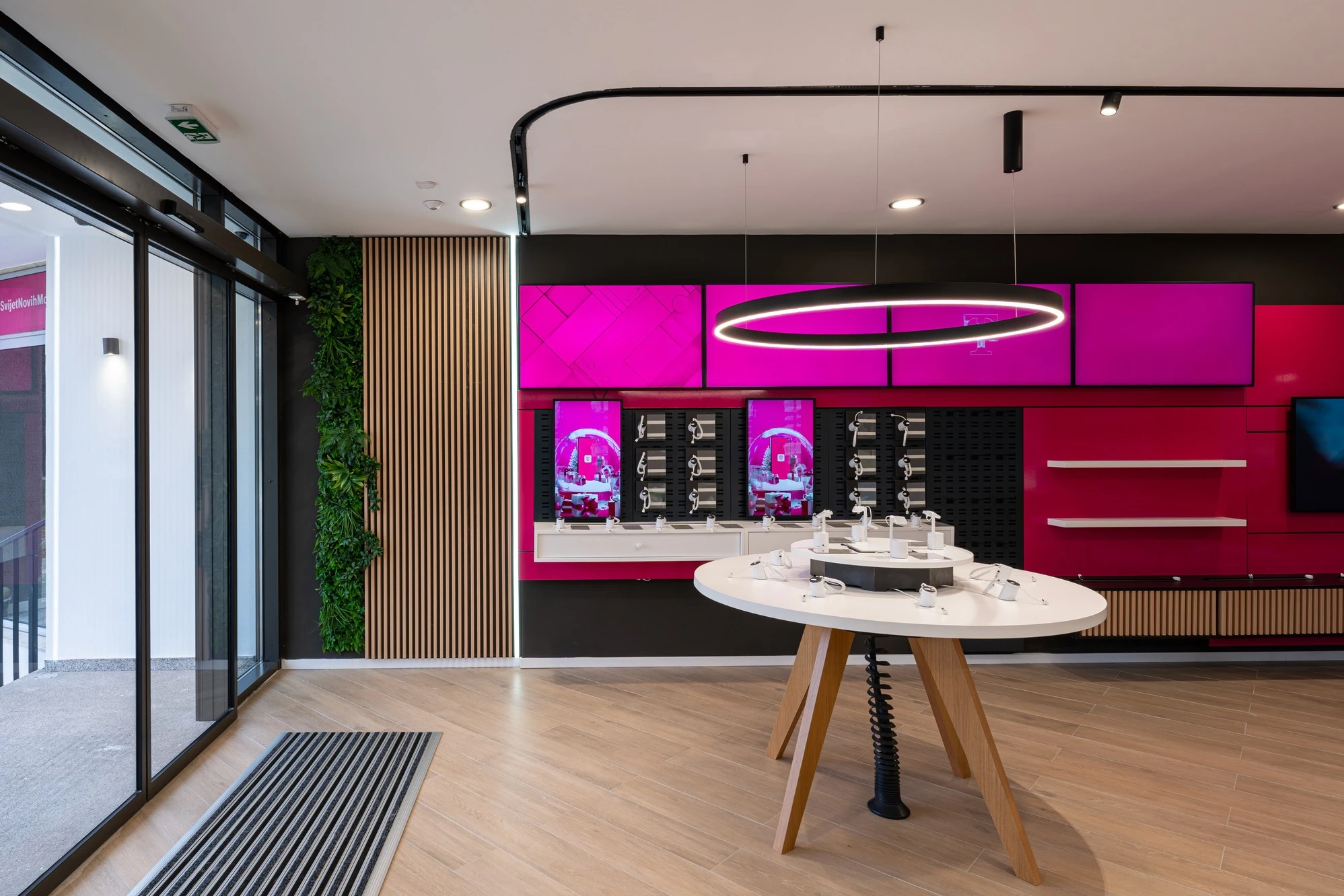 Modernization of the Crnogorski Telekom Business Center and Office Spaces